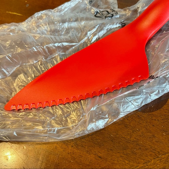 Tupperware | Kitchen | Tupperware Cut N Serve Pastry Server | Poshmark